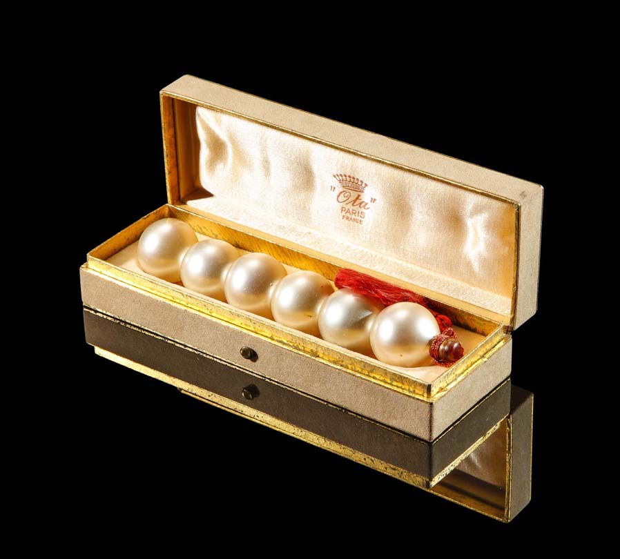 Perfect Pearls - International Perfume Bottle Association